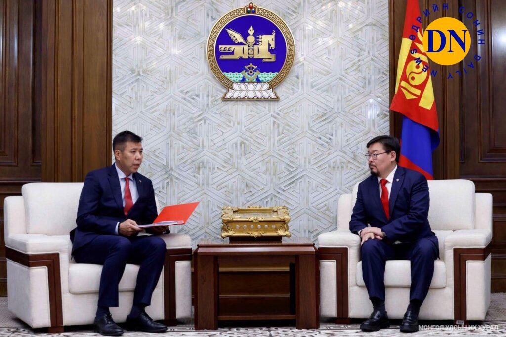 Хүүхэд хамгааллын тухай хуулийн шинэчилсэн найруулгын төслийг өргөн мэдүүллээ Dnn Mn