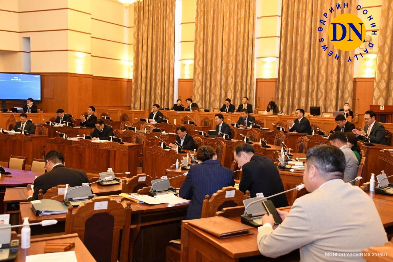 УИХ ын чуулганы нэгдсэн хуралдаанаар Хүүхэд хамгааллын тухай хуулийг хэлэлцэж байна Dnn Mn