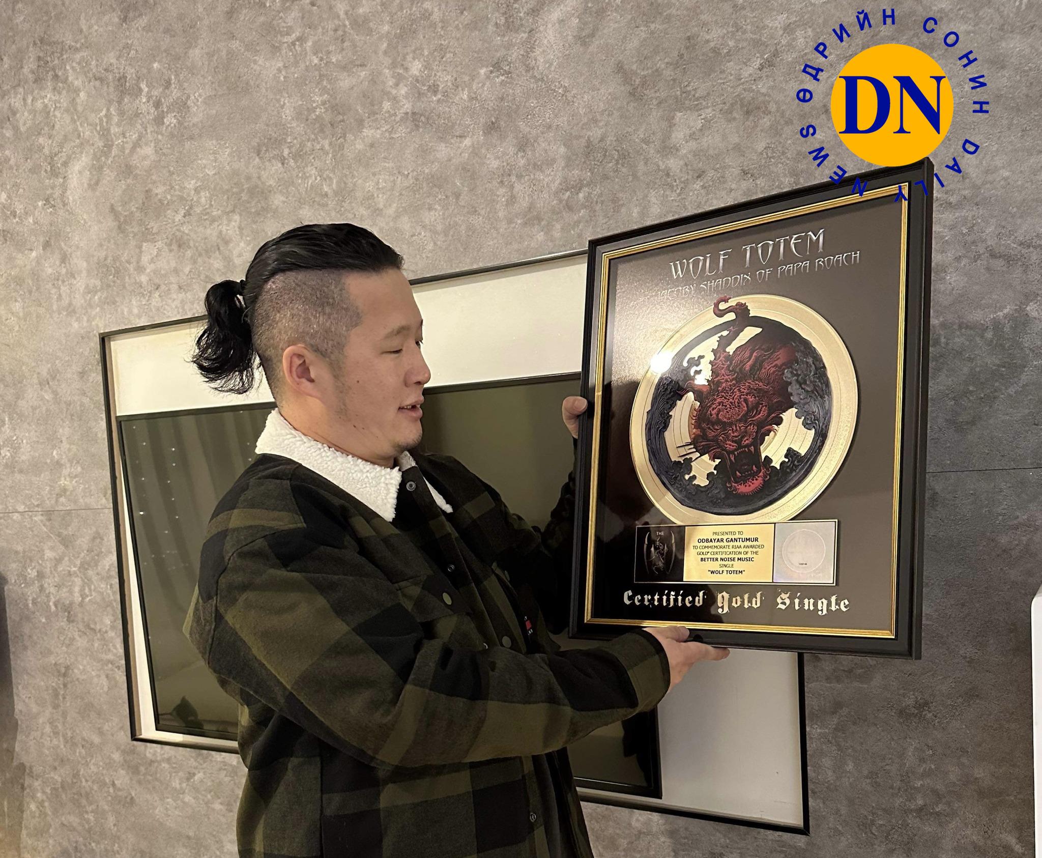 “the Hu” хамтлаг “Алтан дуун” шагнал хүртлээ Dnn Mn