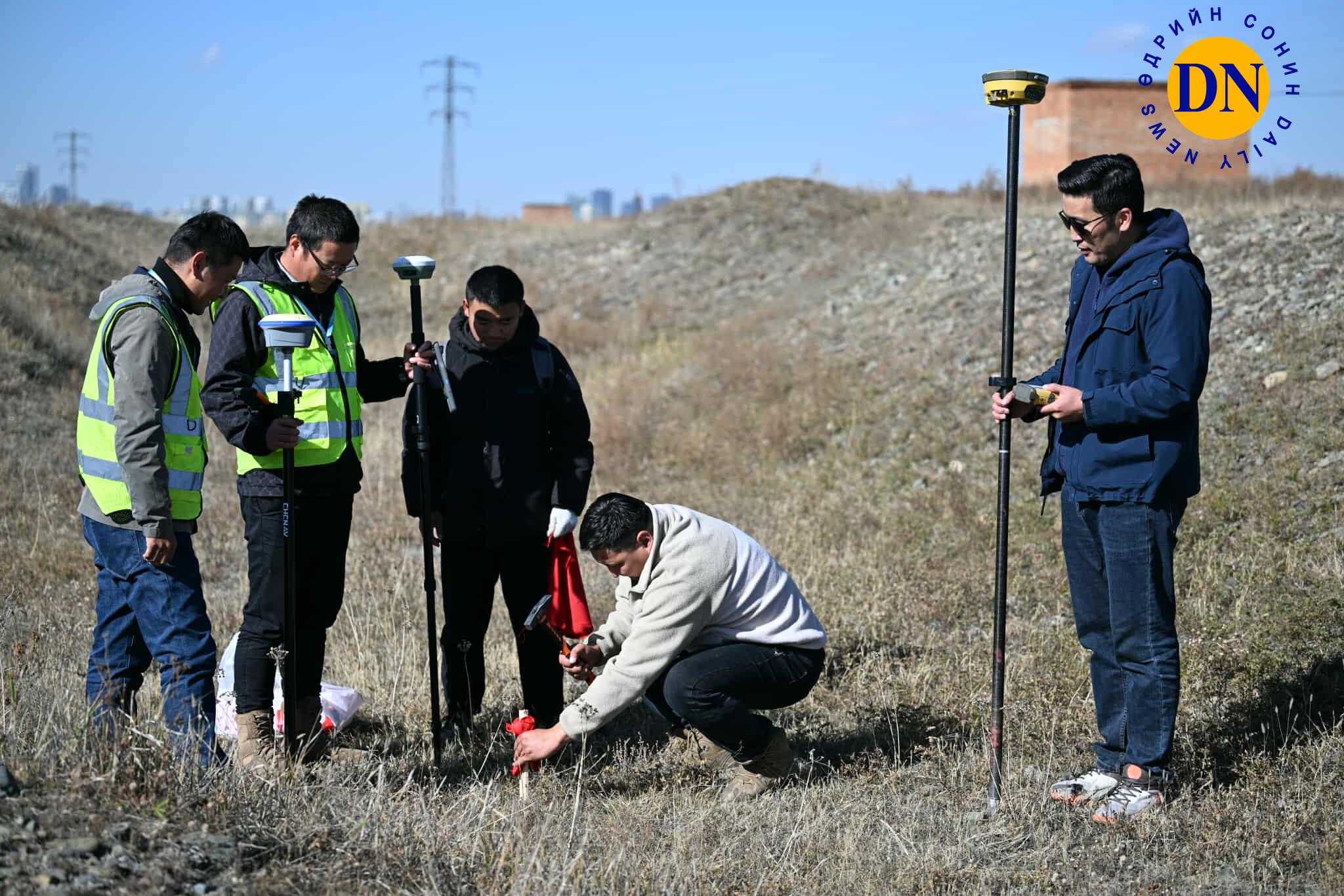 Туулын хурдны зам болон Нэгдүгээр тойрог замын огтлолцлын цэгт улаан